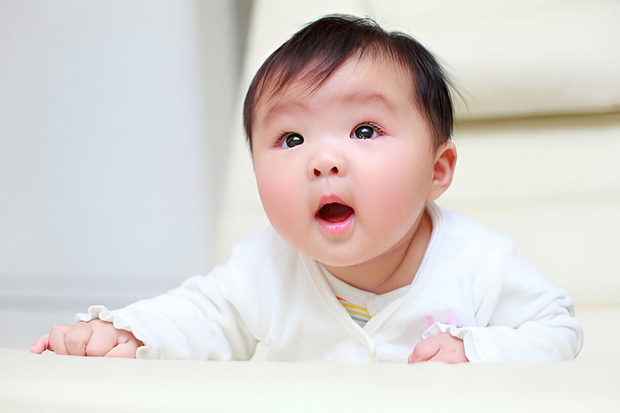 When Do Babies Say Their First Words? Complete Guide for Parents