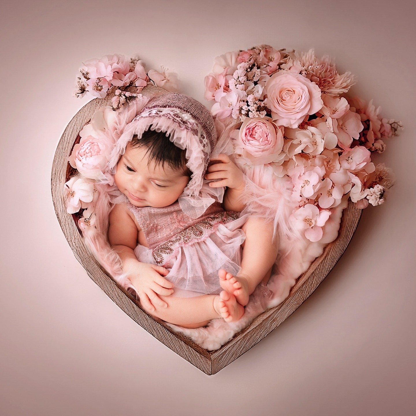 100+ Beautiful Girl Names That Start with E