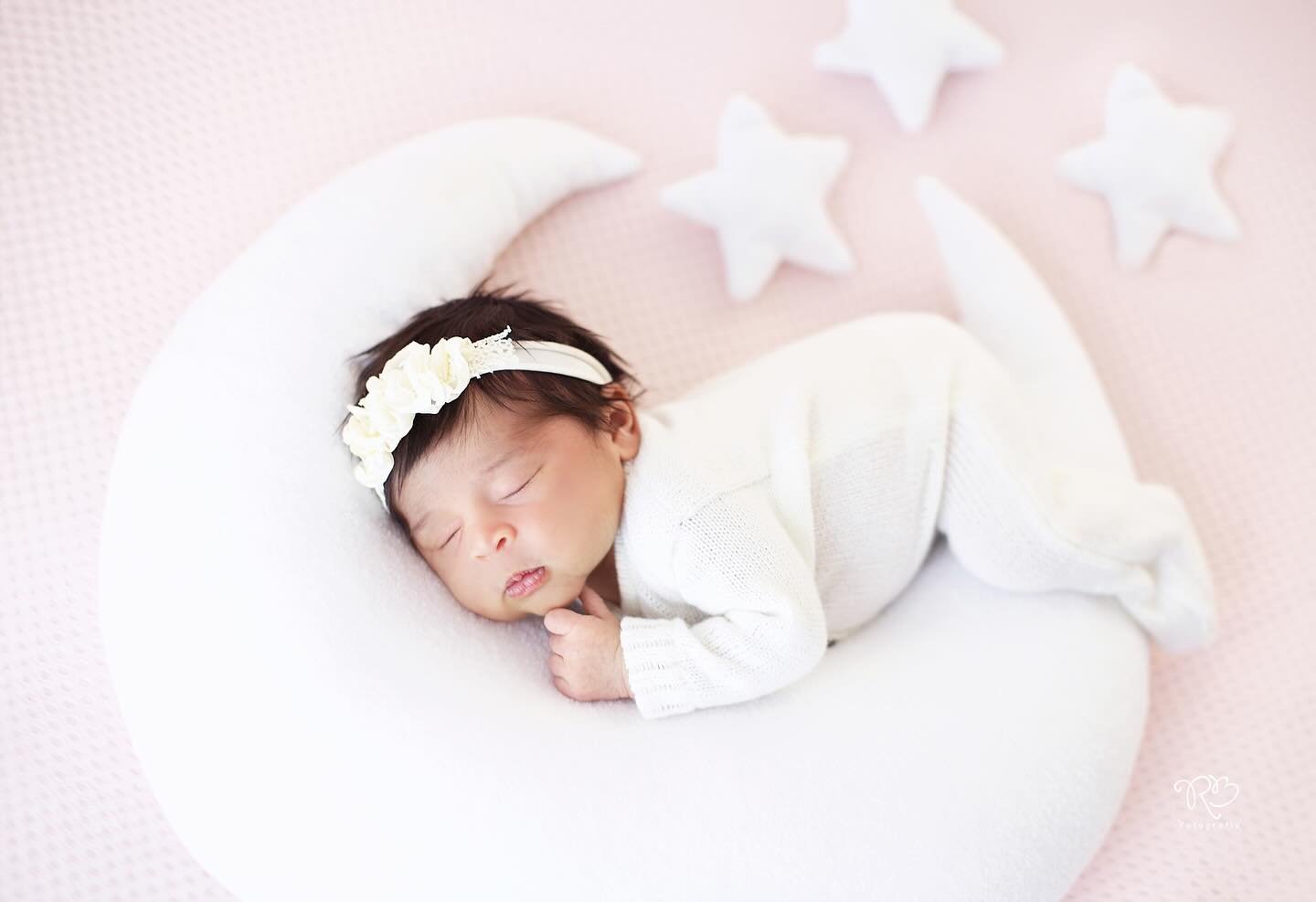 100+ Beautiful Girl Names That Start With D - Tidy parenting